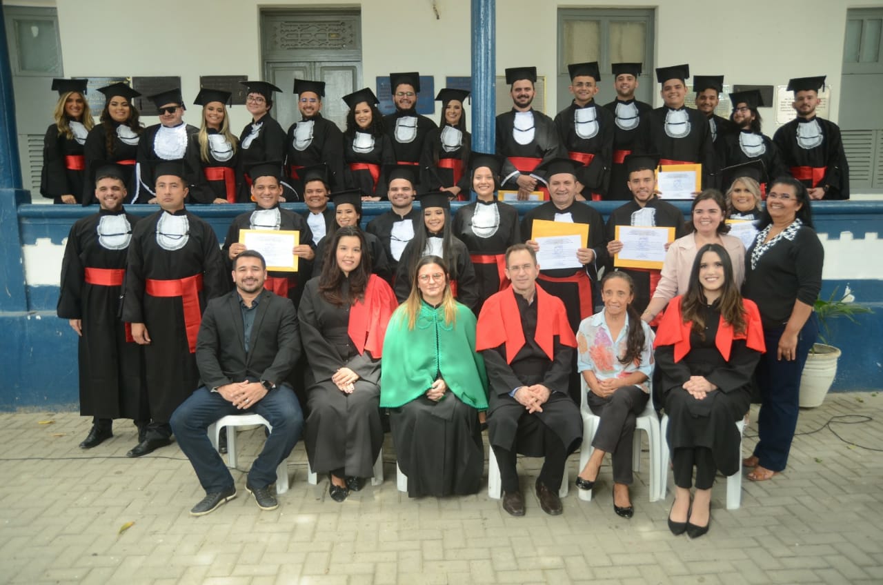 Inclusão é destaque em colação de grau de turma de Direito | UERN ...